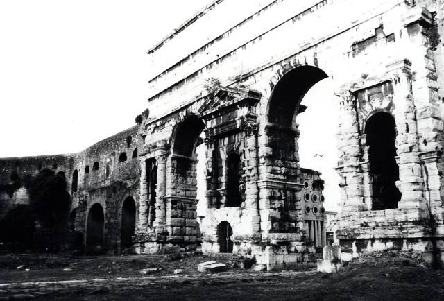 Entrance to Rome | Photographs of Italy |Image 66 of 101